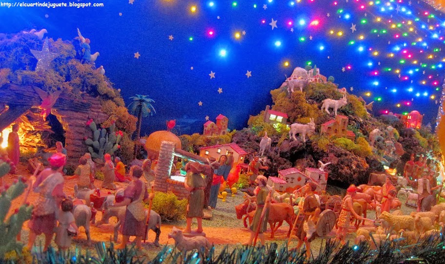 El cuartin de juguete: Nacimiento con luces y figuras Pech