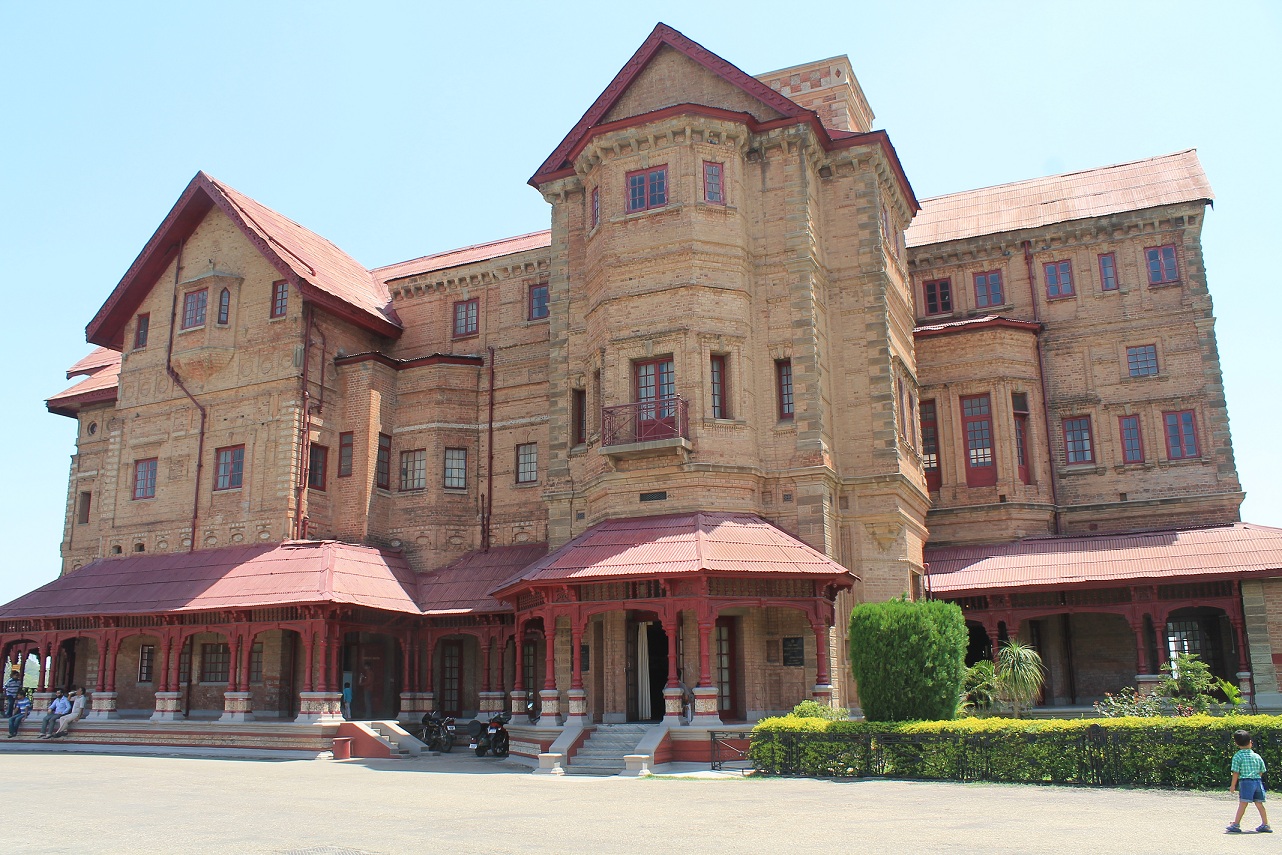 EXPLORING THE EXOTIC JAMMU & KASHMIR REGION: WALKING DOWN THE CORIDORS ...