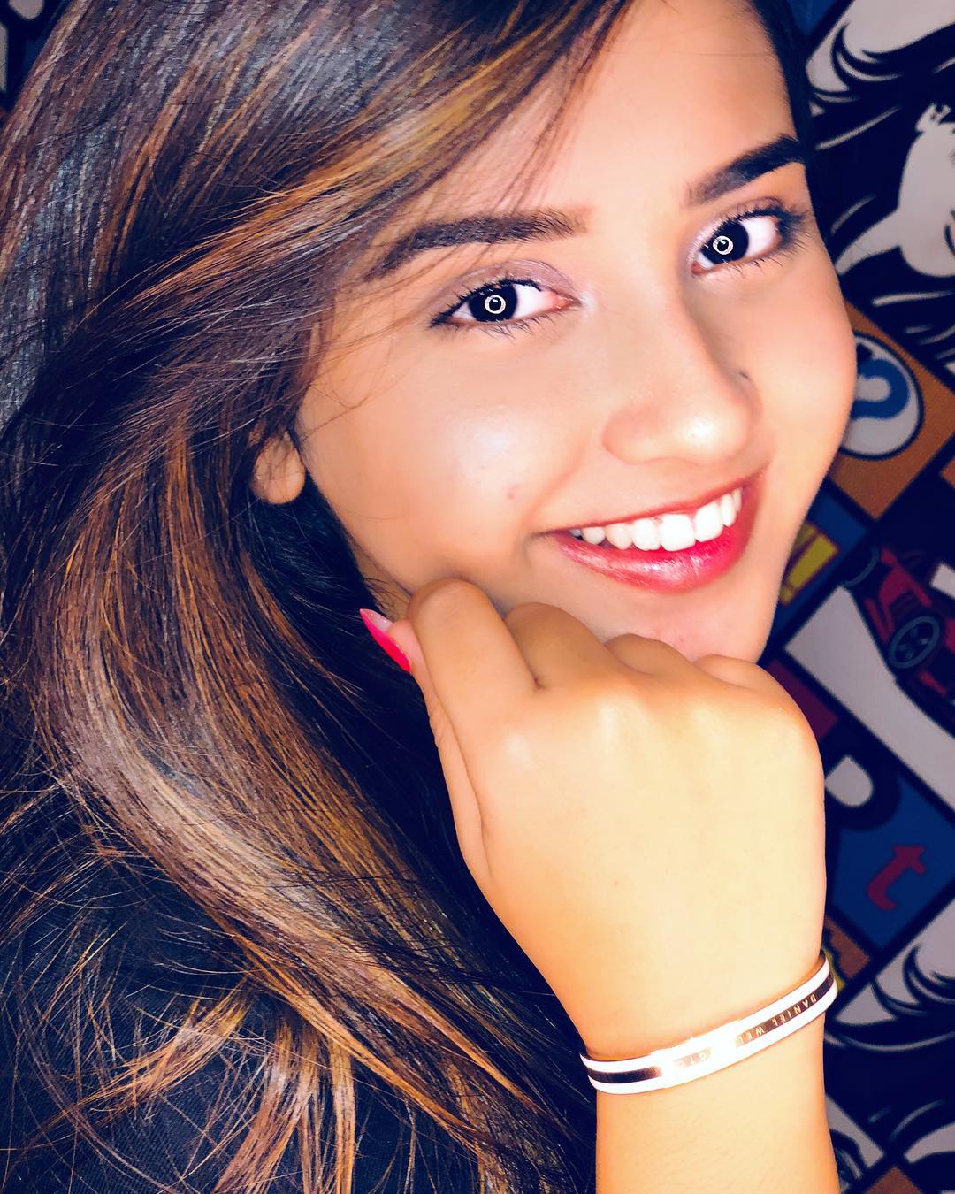 Roshni Walia - Biography and Pictures