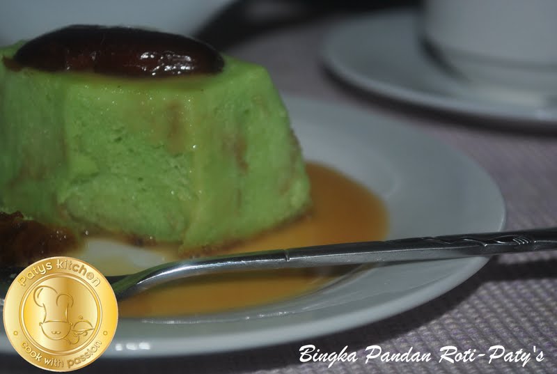 PATYSKITCHEN: PANDAN BAKED BREAD PUDDING / PUDDING ROTI PANDAN