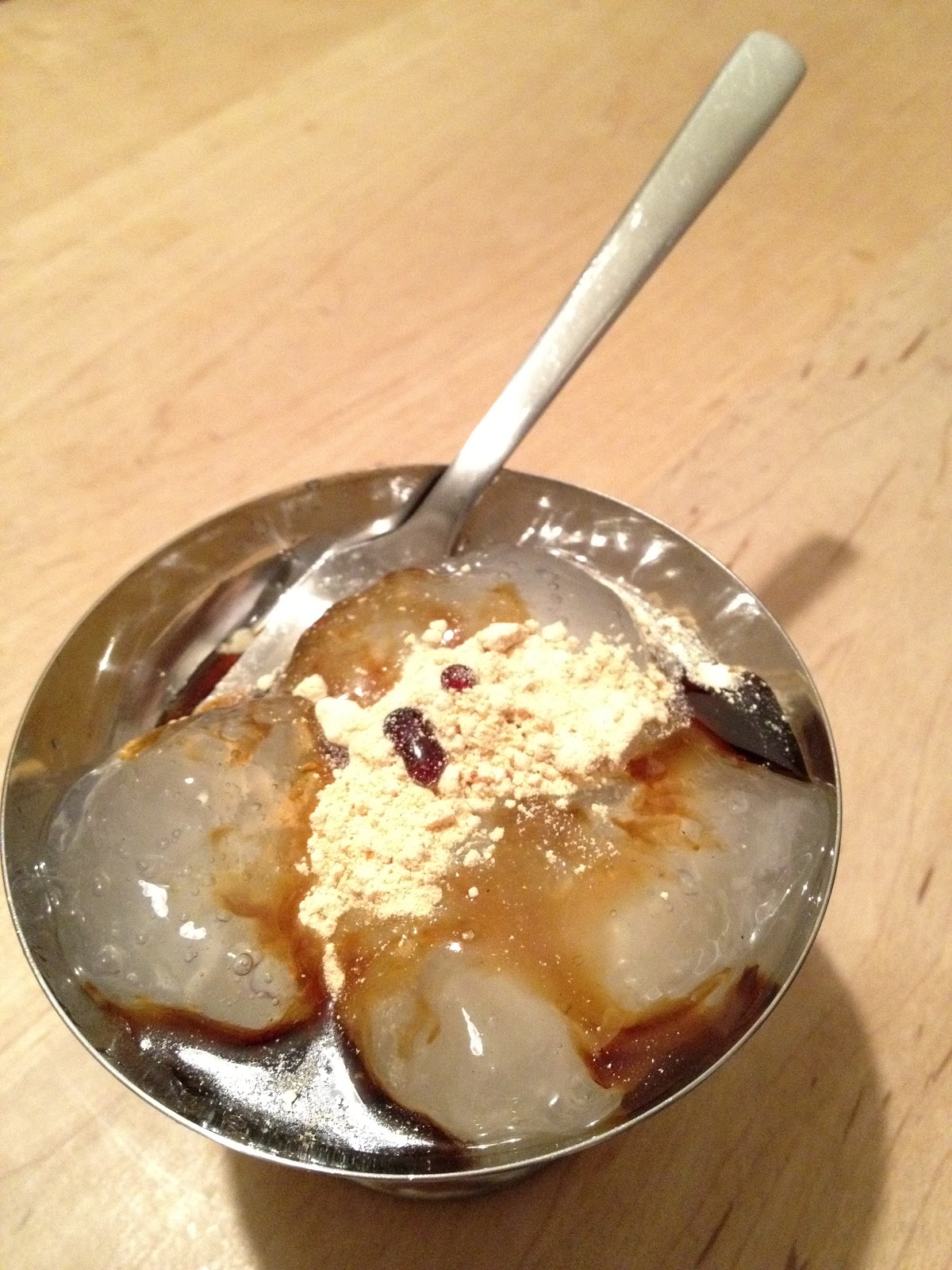 Living in Japan: Warabi mochi (bracken-starch pastry)