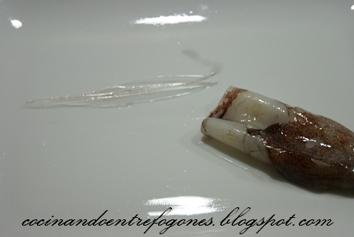 Cocinando entre Fogones: ¿Como limpiar los chipirones/calamares?