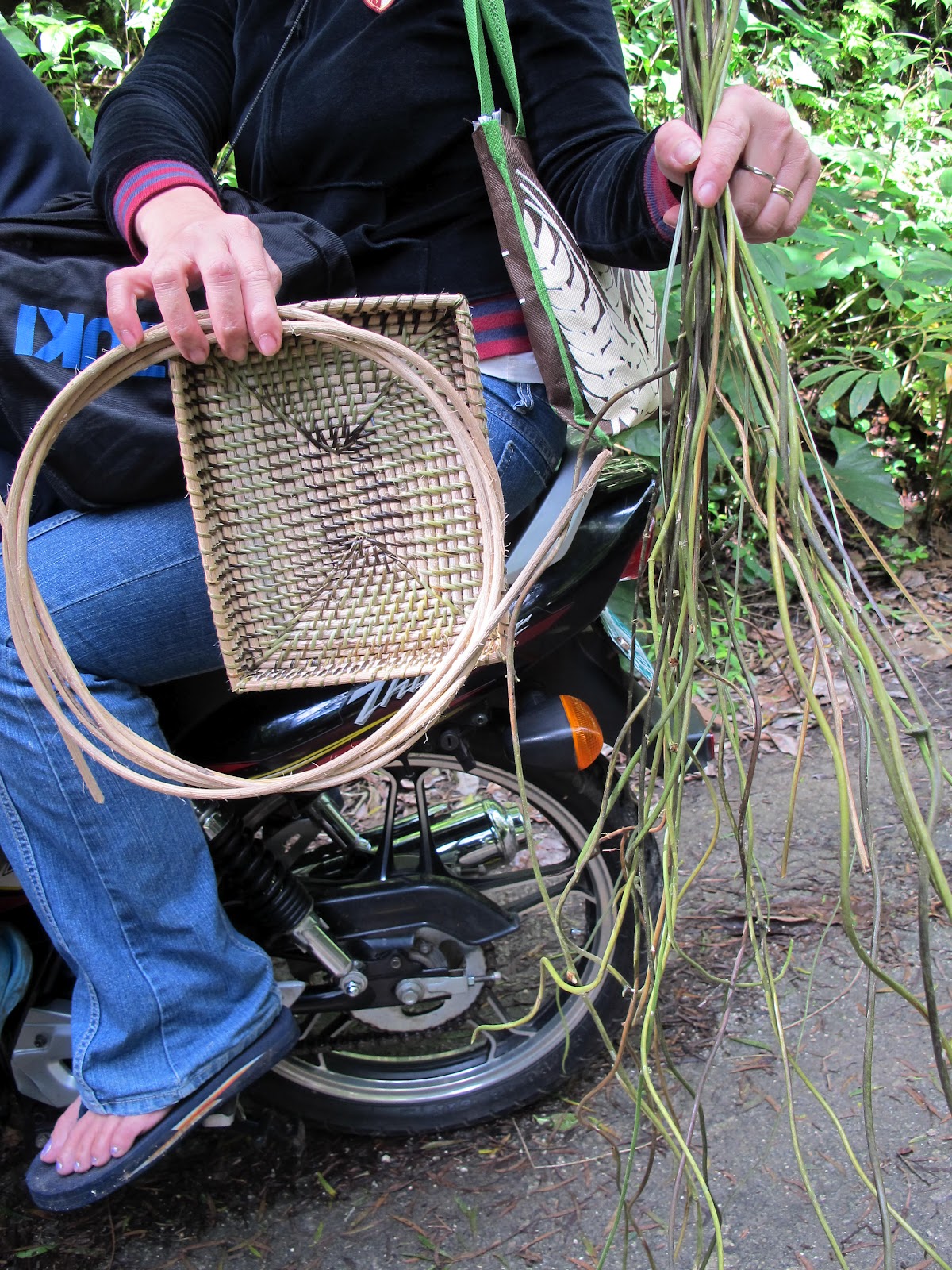 stressed in the city: Lady with a Woven Nito Tray