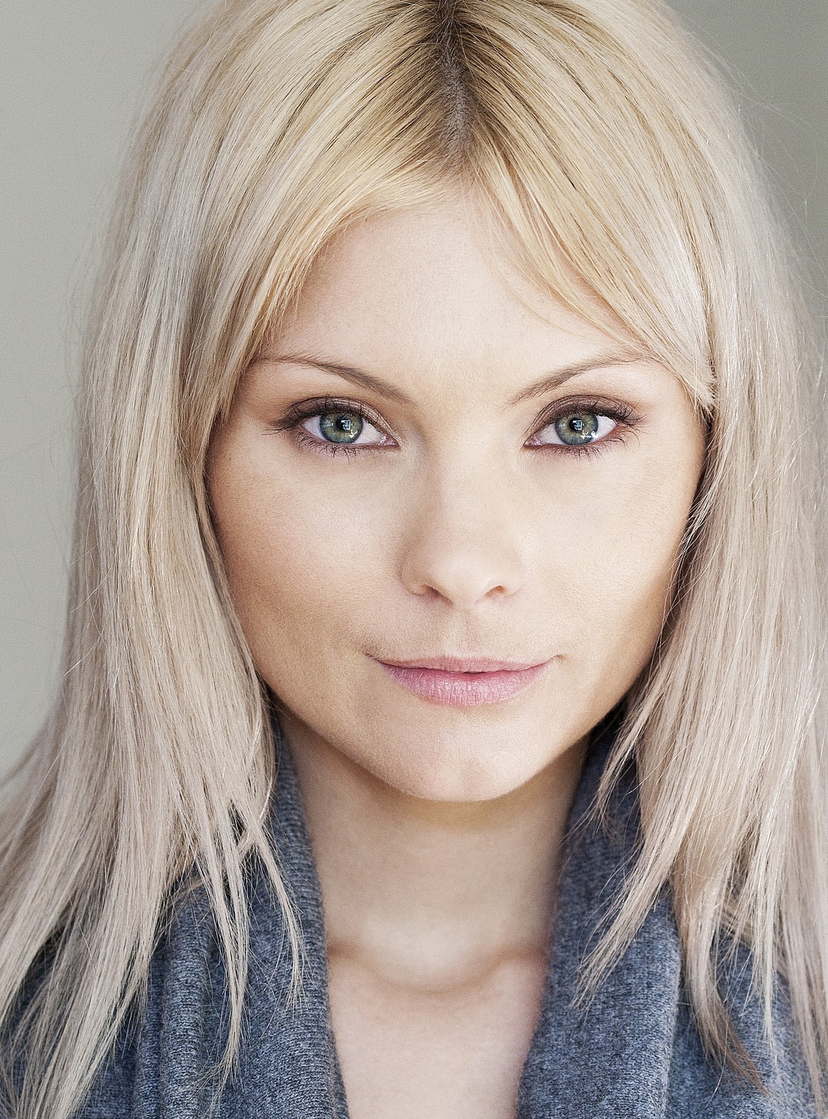 Q&A With The Twilight Saga: Breaking Dawn's MyAnna Buring | I Am ...