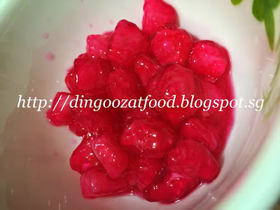 Miki's Food Archives : Thai Red Ruby Dessert aka Water Chestnut in ...