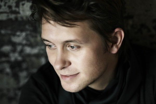 Mark Owen ultima su nuevo disco en solitario | One Hit Wonder Factory