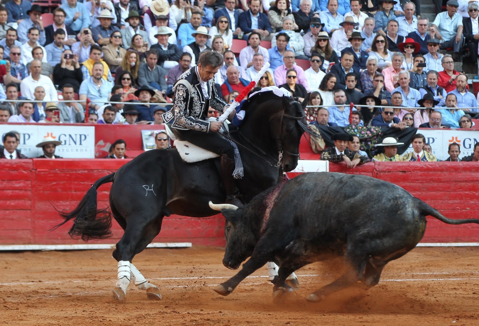 VUELTA AL RUEDO: TEMPORADA PLAZA MÉXICO – CORRIDA ANIVERSARIO: Puerta ...