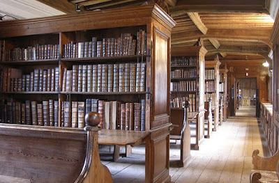 Bookshelf: Wells Cathedral chained library tours