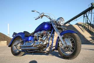 www.CustomBikeShow.com : AWSOMELY LOUD! De Yamaha WildStar van Andries ...