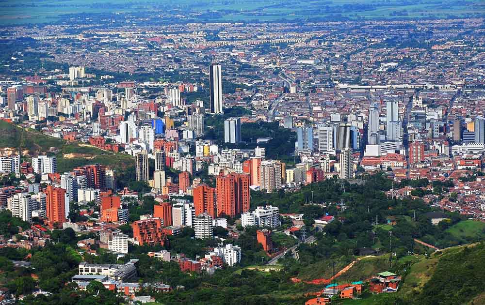 SIN SALIDA: La madre que se enfrentó a las FARC ~ El Aventurero de Papel