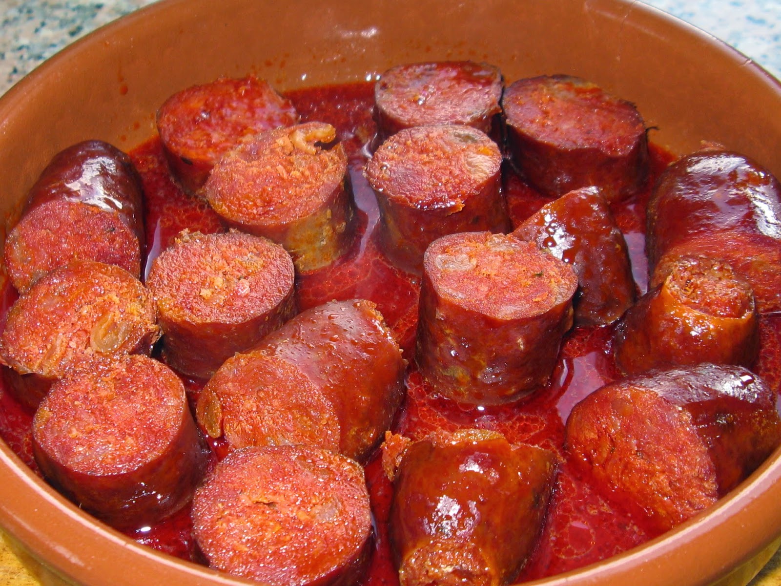 El Rincón de Casa El Caminero (Merás-Asturias): CHORIZOS A LA SIDRA