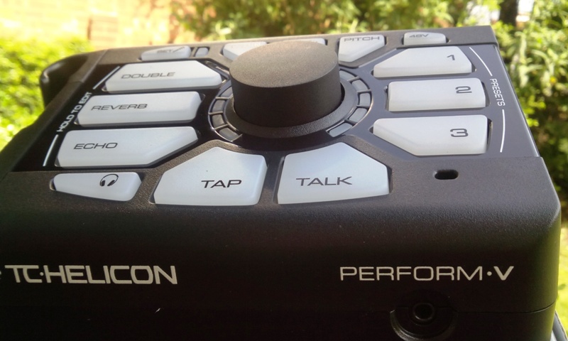 Perform-V Vocal Effects Processor With Footswitch Input, Built-in Mic ...