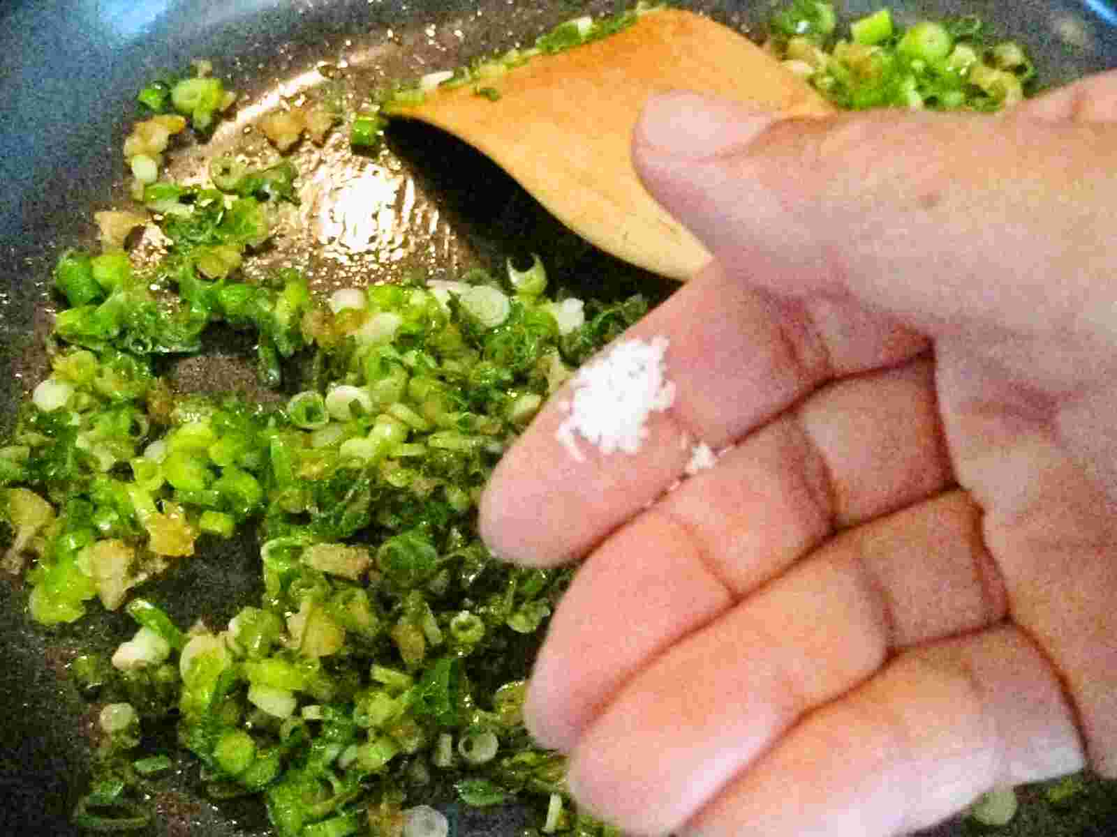 Recipes for Tom: Negi to tamago no shami chaahan / fried rice with ...