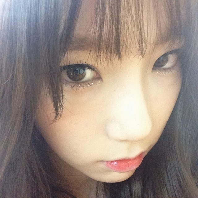 Girls’ Generation’s TaeYeon greets fans with her cute bangs! | PINKS LAND