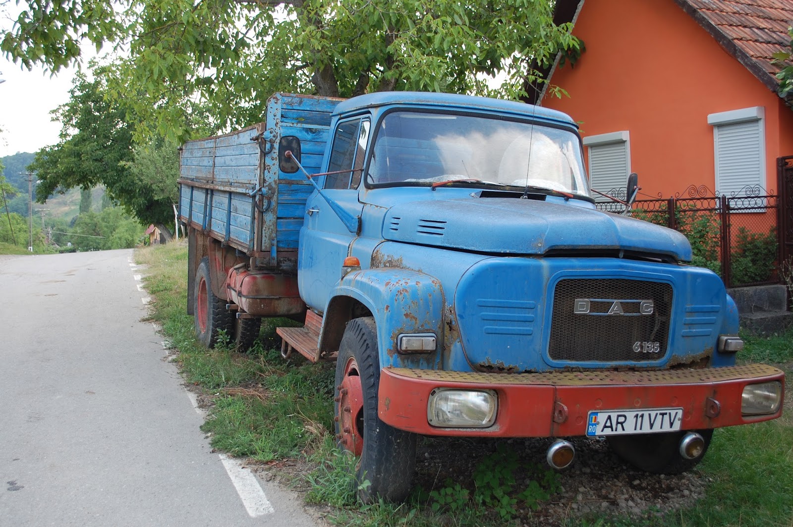 Carpați și Dac: Camioane SR