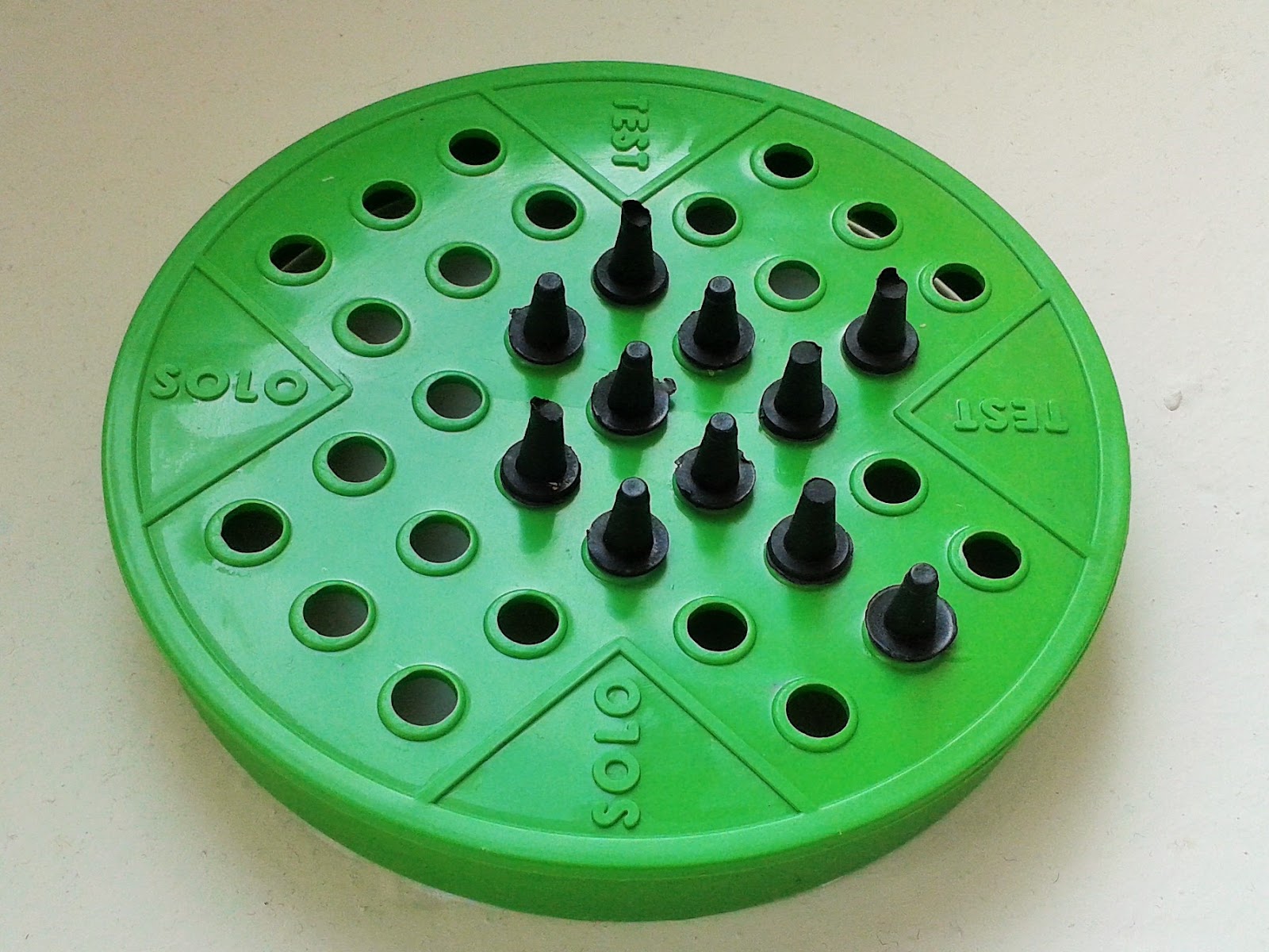 Benekli Dünyam: KÜÇÜKLÜĞÜMÜZÜN OYUNU SOLO TEST-ZEKA TESTİ