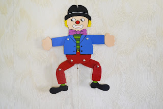 Wencheshobbykrok: Mer puslespill og sprellemann i tre.