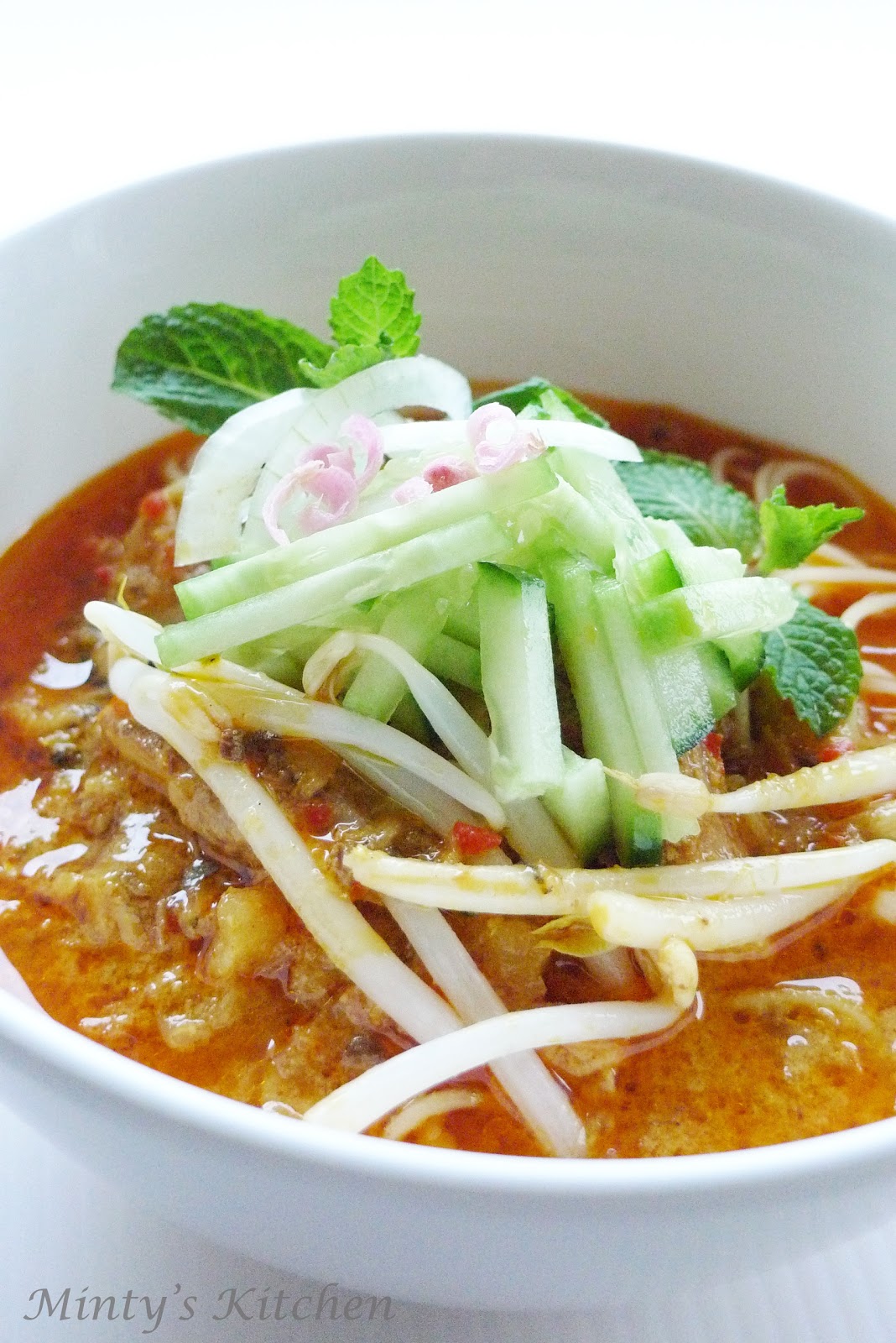 Minty's Kitchen: Siamese Laksa