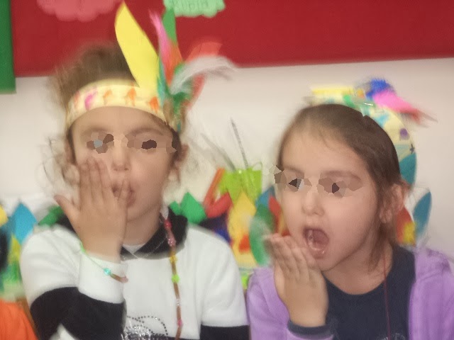 .~~kindergarten teacher ~~ΝΗΠΙΑΓΩΓΟΣ.....ΧΡΩΜΑΤΑ ΚΑΙ ΑΡΩΜΑΤΑ ...