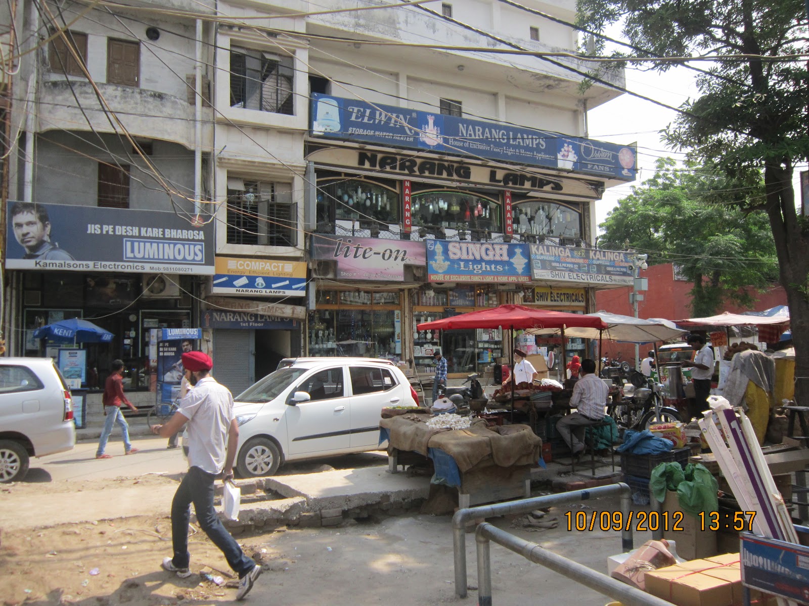 Tilak Nagar : S D Mandir Market: Delhi: September 2012