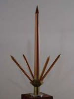 Página de curiosidades y más: ¿Cómo trabaja un pararrayos?