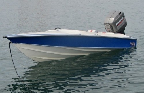 AUSSIE SKIBOATS: mixed: DANCRAFT & FIREFLY