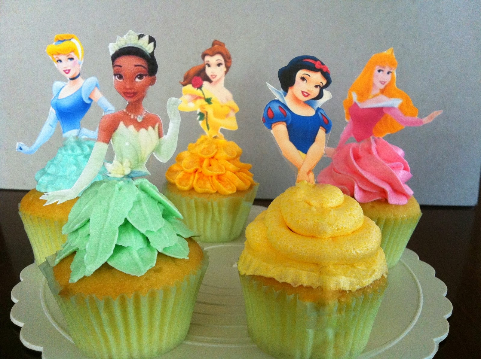 PRISHA's HOME BAKES: Princess cupcakes