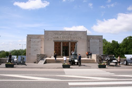 L'écho du champ de bataille: 22 février 2016, réouverture du Mémorial ...