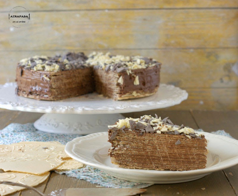 TARTA DE OBLEAS Y NUTELLA (RETO EL ASALTA BLOGS) - Atrapada en mi cocina