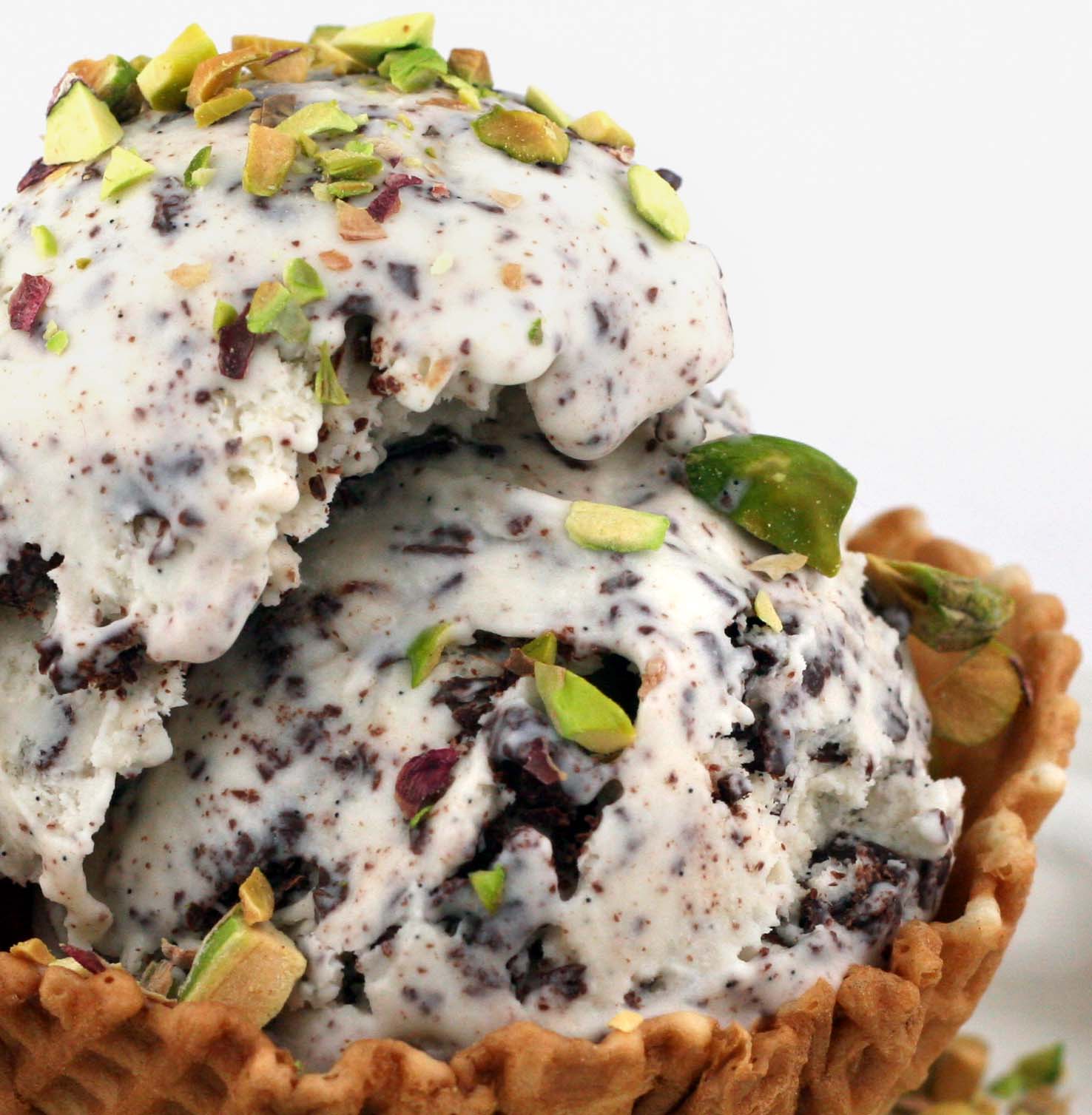 Bee Sweet: Cannoli Cream Gelato