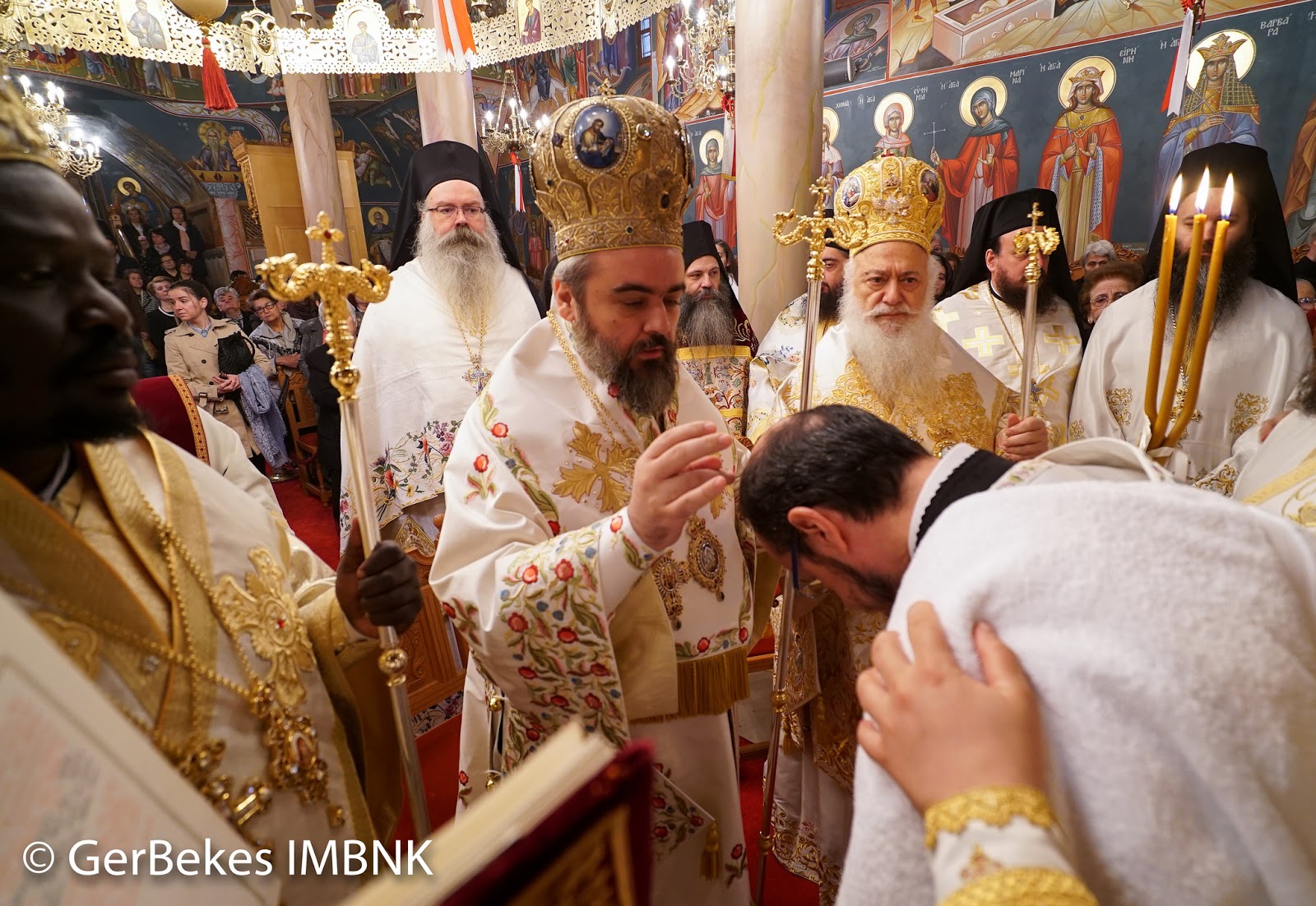 ΦΩΣ ΦΑΝΑΡΙΟΥ: ΧΕΙΡΟΤΟΝΙΑ ΔΙΑΚΟΝΟΥ ΑΠΟ ΤΟΝ ΜΗΤΡΟΠΟΛΙΤΗ ΣΜΥΡΝΗΣ ΒΑΡΘΟΛΟΜΑΙΟ