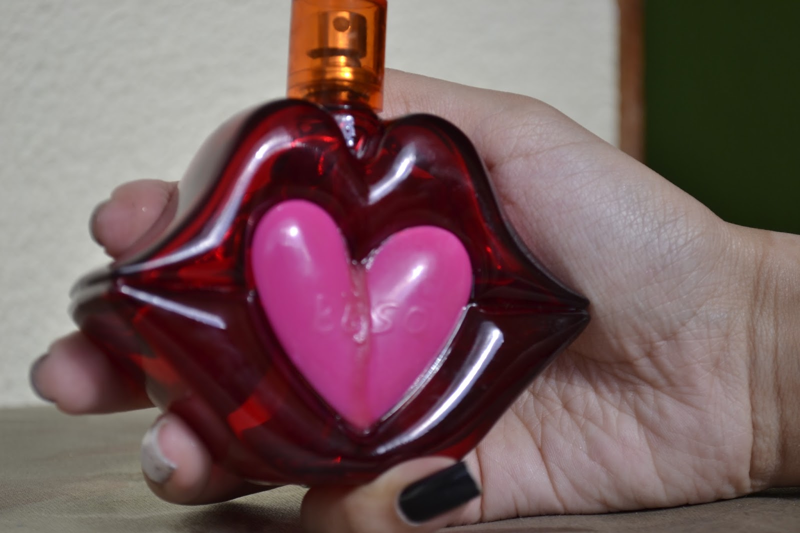 Sorria Menina!: Resenha : Perfume Beso