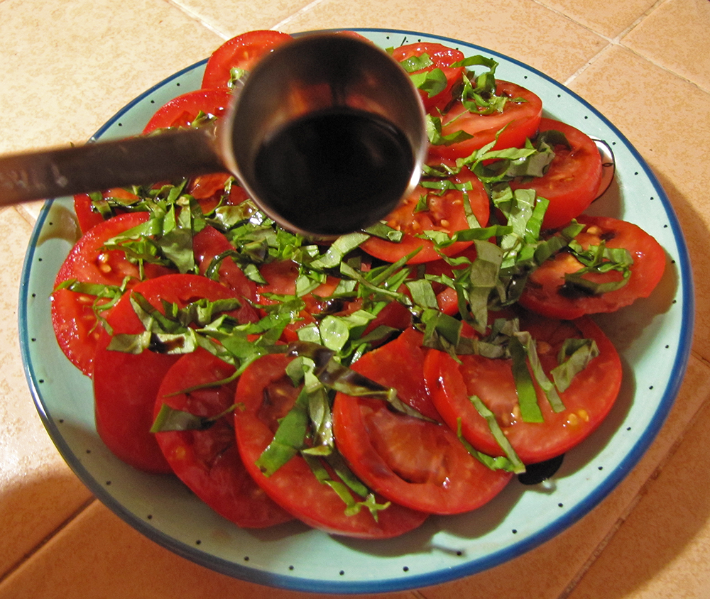 Seasonal Eating: Tomatoes with Basil and Balsamic