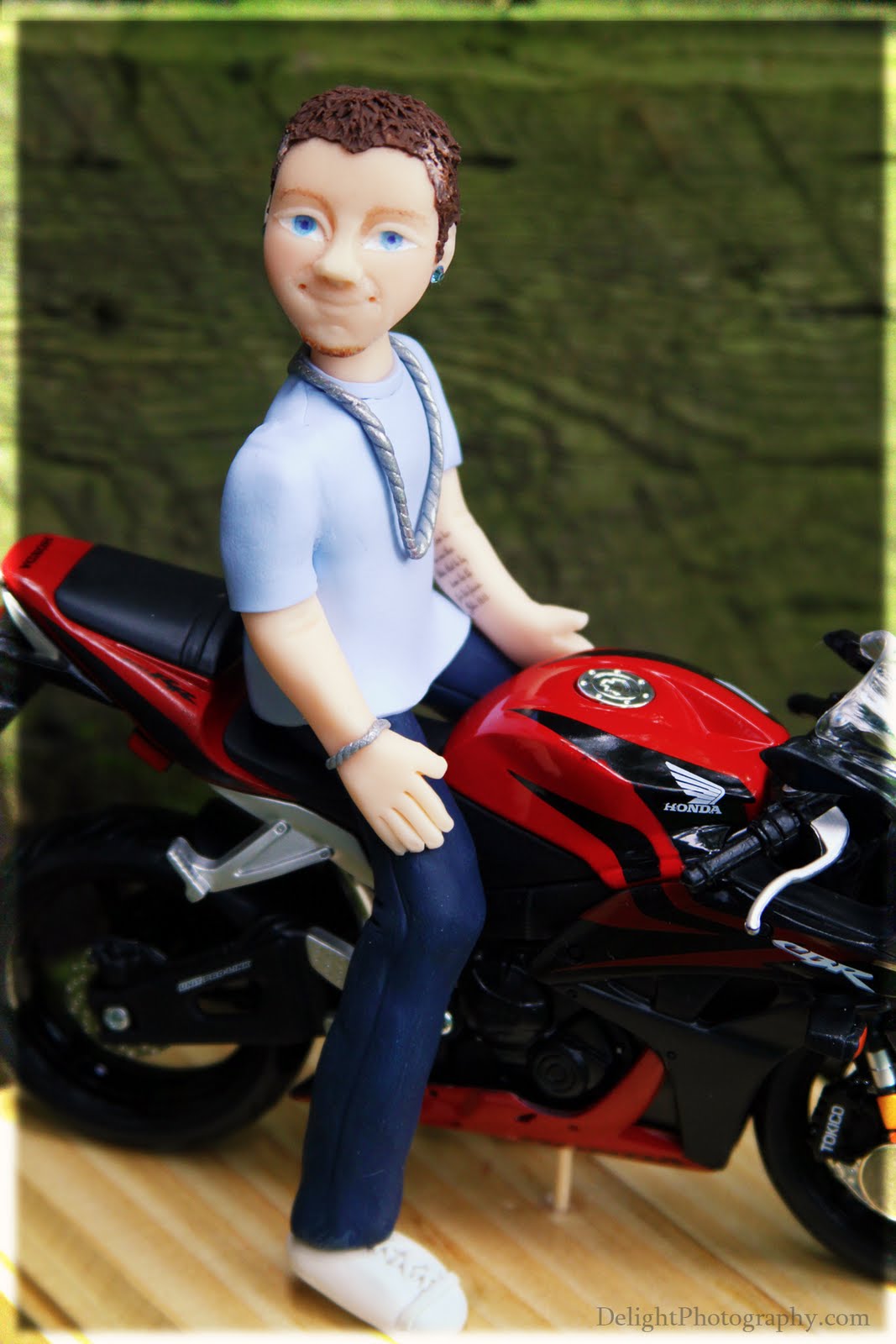 Tippy Top Creations - Graduation Cartoon Cake Topper | Delight ...