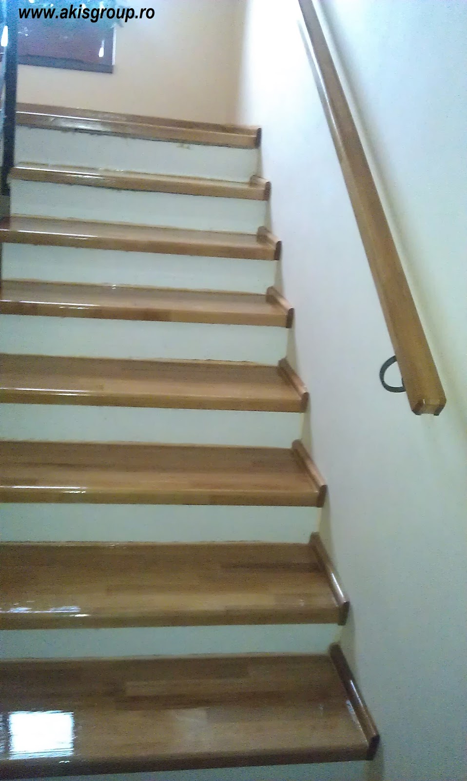 trepte lemn: TREPTE LEMN MASIV, PLACARI SCARI CU LEMN MASIV