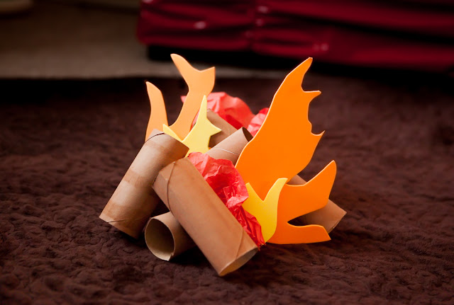 Mommy Minutes: Indoor Campfire