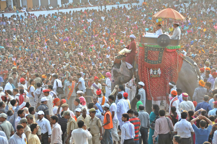 Varanasi View: Thousands witness Nati Imli's Bharat Milap