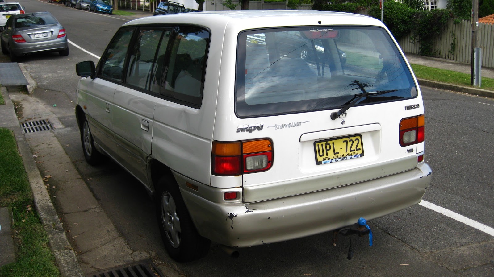 Aussie Old Parked Cars: 1997 Mazda MPV Traveller