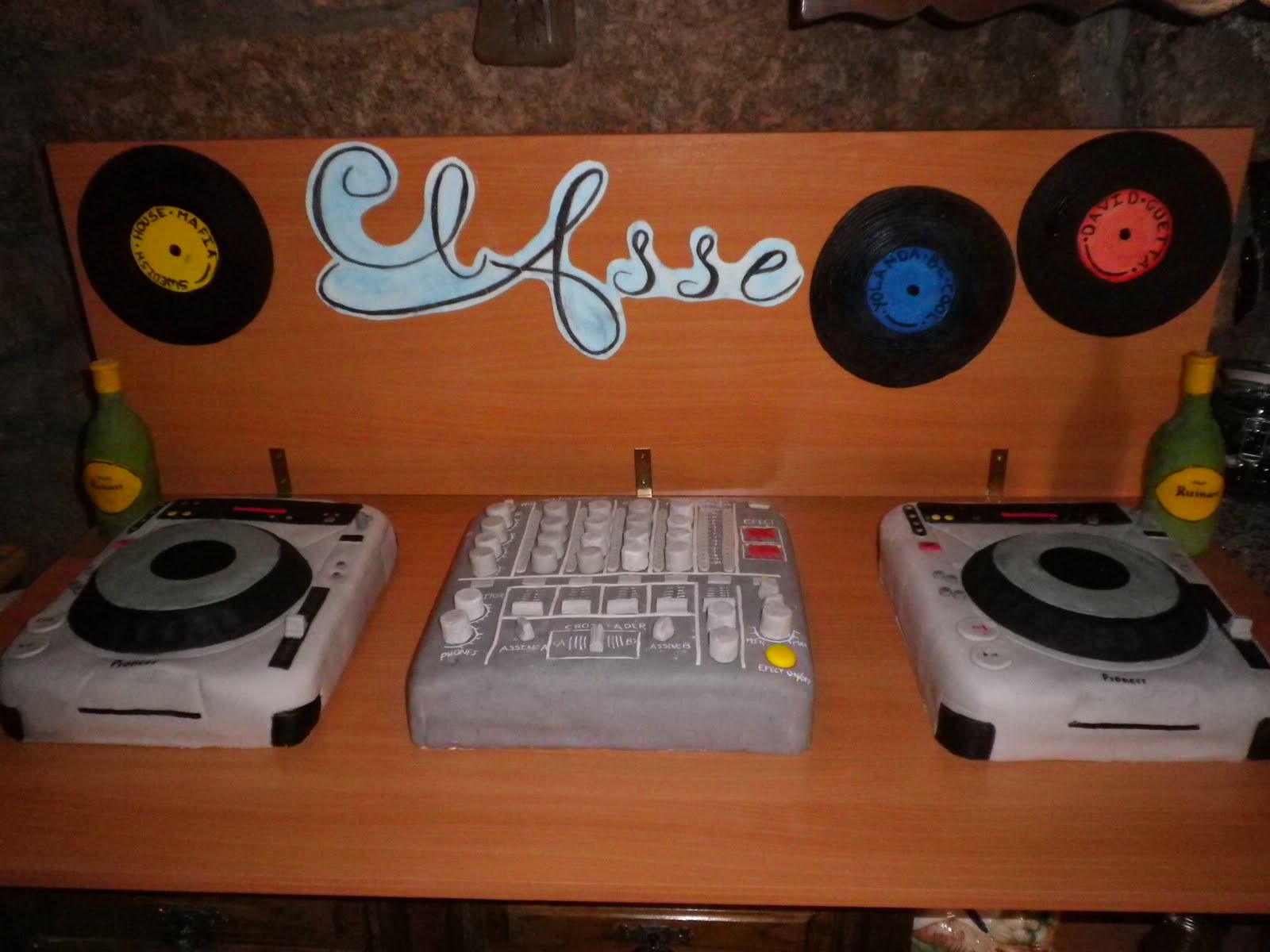 Cake designer: bolo dj/ dj cake