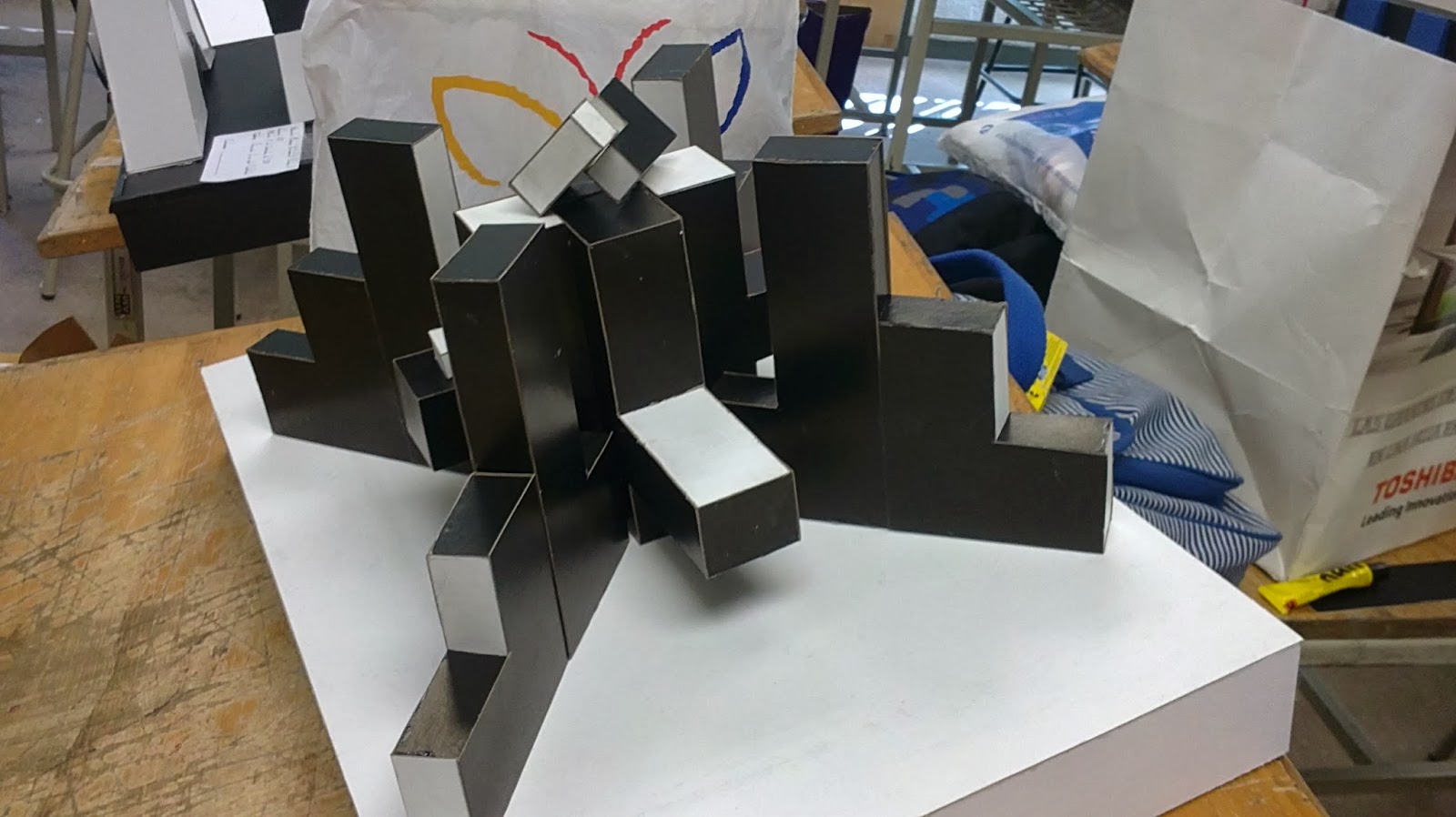 PROYECTOS ARQUITECTONICOS I: TRANSFORMACION DEL CUBO DE FORMA PLASTICA