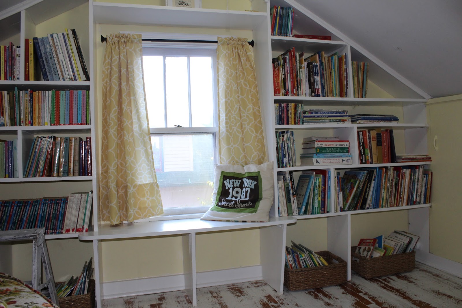 The Unlikely Homeschool: Building a Children's Library at Home {with a ...