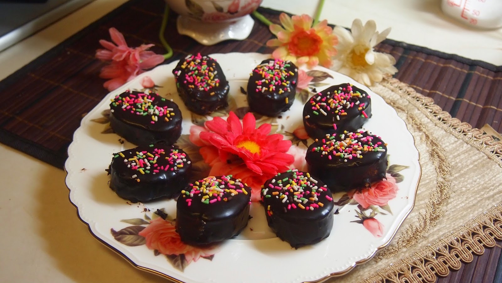 LUWEEH KITCHEN : Polvoron ( Chocolate Coated)