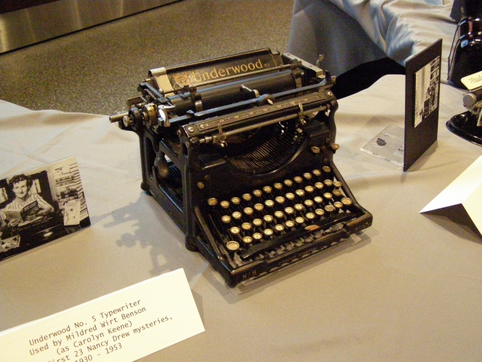 TotallyYourType: Smithsonian Typewriters