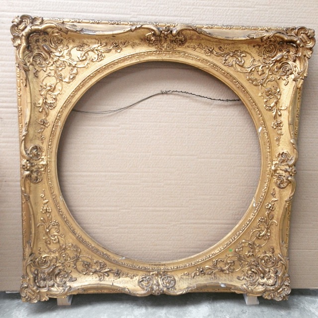 Framemaker: Round Image Victorian Frame