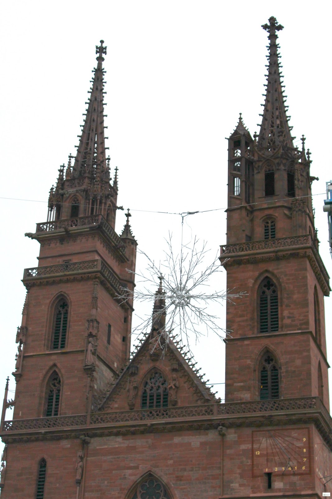 Basel Cathedral (Basel Munster) // Basel, Switzerland | Caravan Sonnet