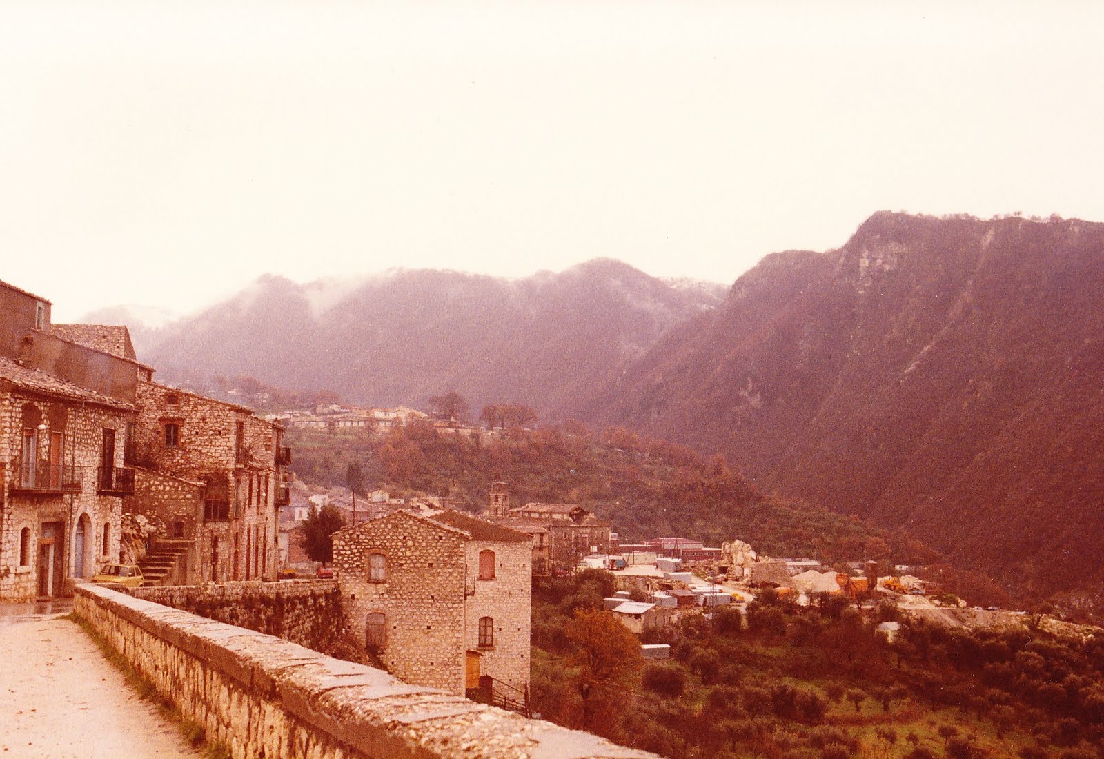 SANTOMENNA A 30 ANNI DAL TERREMOTO: COM'ERA VIA P.A. DI MAJO (zona Fontana)