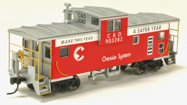 online club train model: HO Scale Cabooses