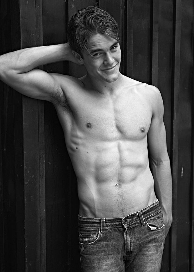 Favorite Hunks & Other Things: Charlie DePew in Famous In Love