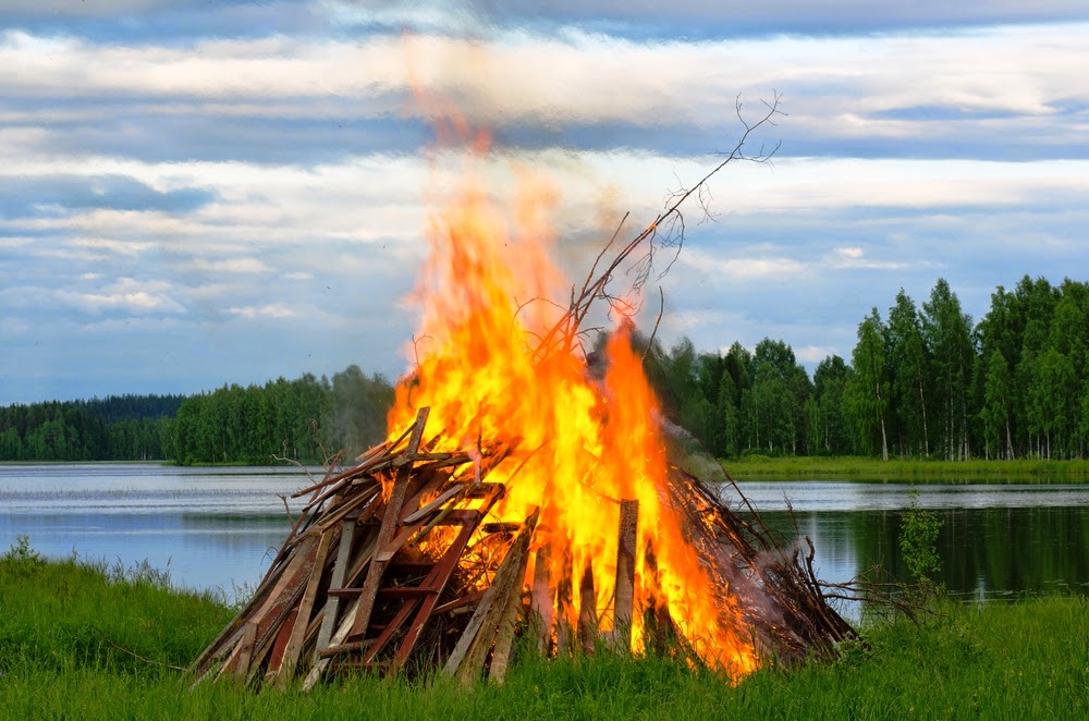 Pequenas Gotas de Orvalho Refrigério: MAIS LENHA NA FOGUEIRA!