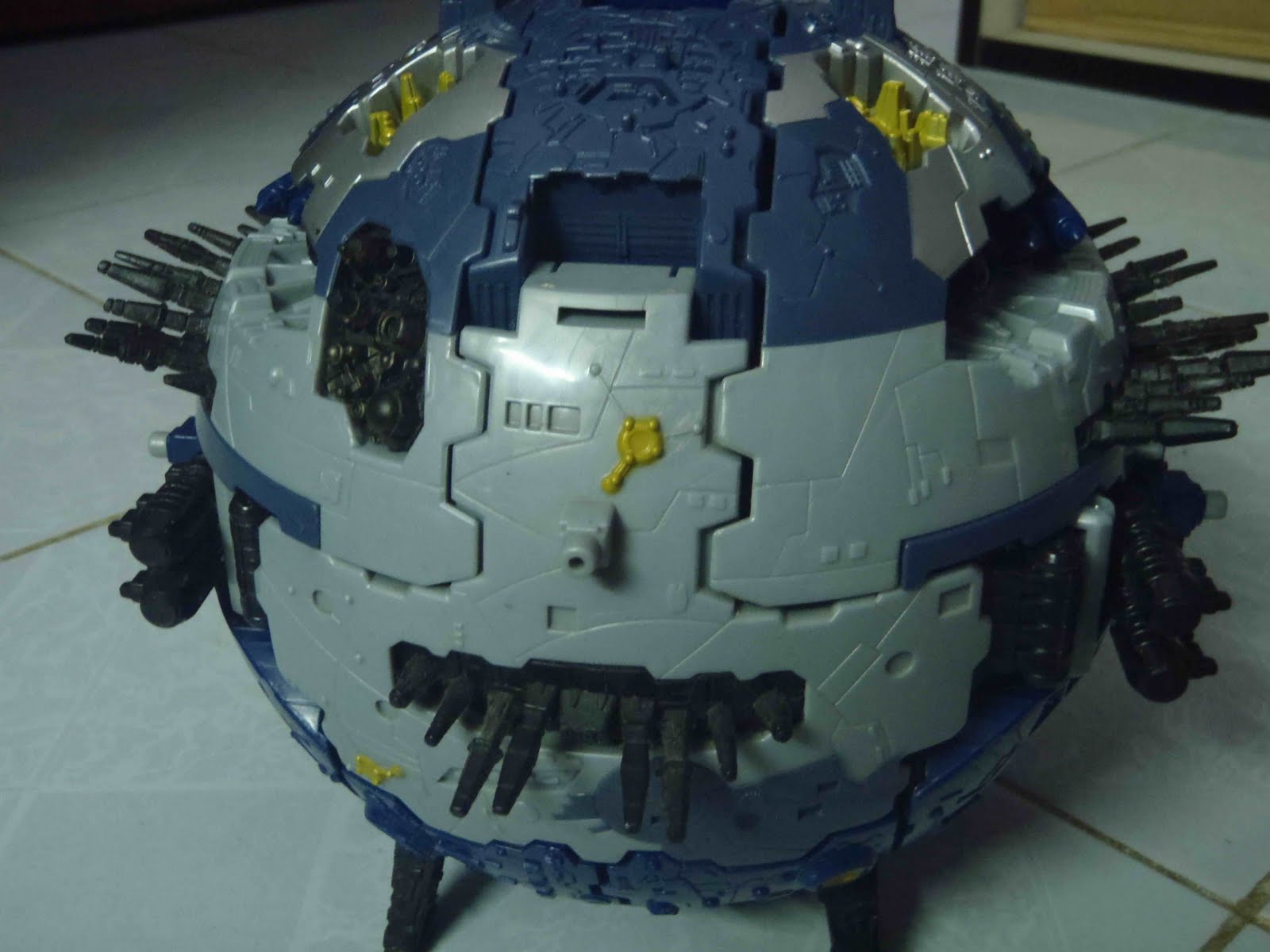 New Planet Cybertron: Transformers Review: Cybertron Primus (Rewind)